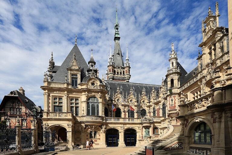 7 Must-Visit Coastal Towns in Normandy - City Or City